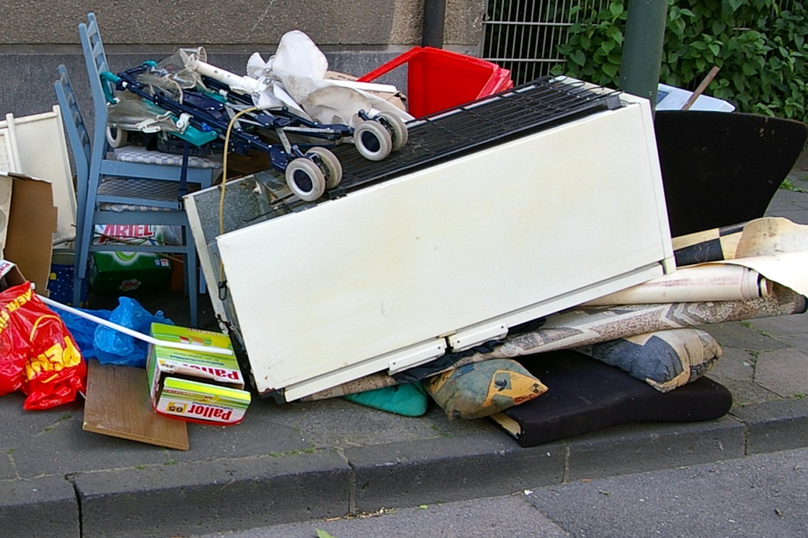 Warnung vor Sperrmüllabzocke - Wiesbaden lebt