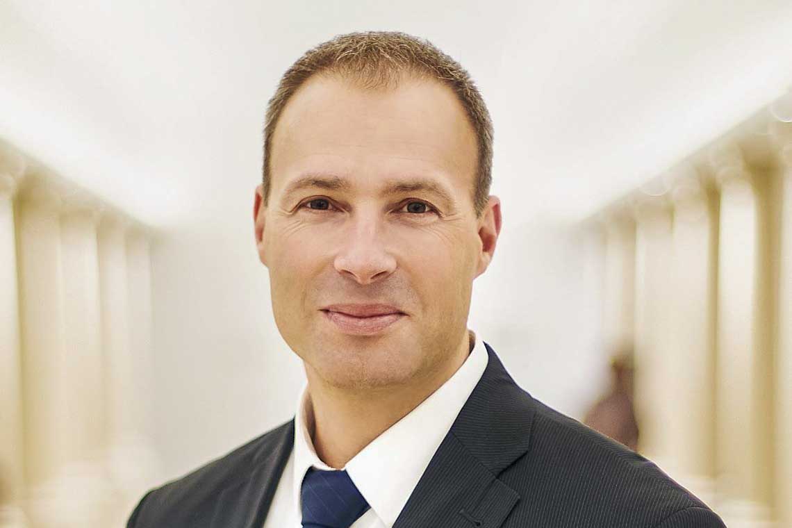 FDP stellt Gegenkandidat: Sebastian Rutten - Wiesbaden lebt