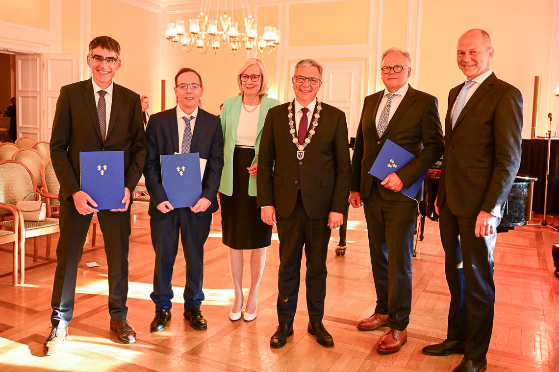 Der Carol-Nachmann-Preis 2023 geht an Dennis Gerad McGonagle und Prof ...