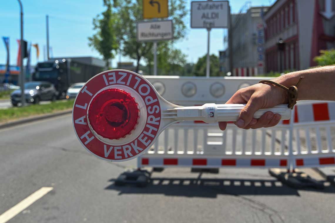 Fahranfänger rast durch acht Rote in zwei Minuten! - Wiesbaden lebt