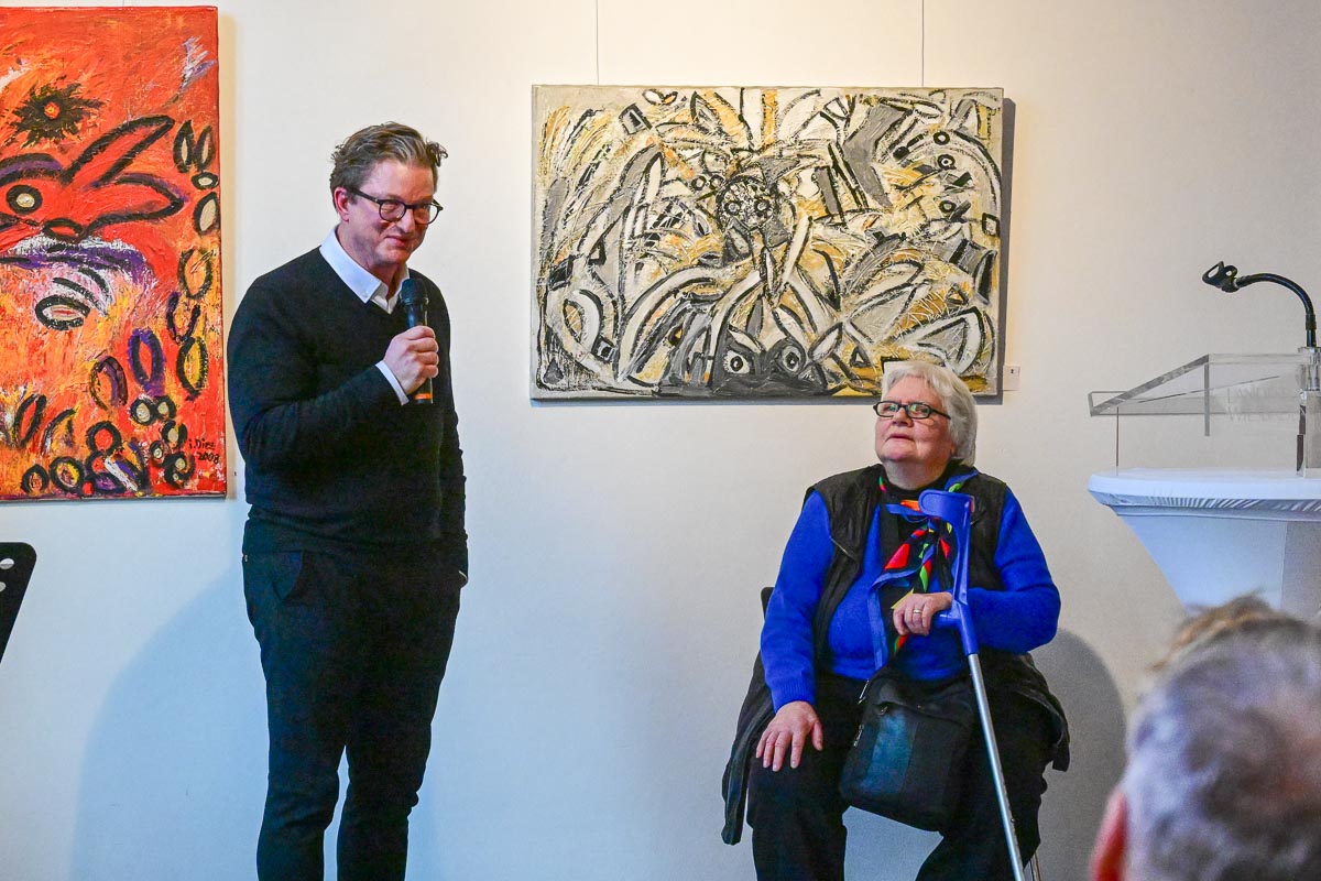 Farben gegen das Verstummen: Ausstellung von Cato in Wiesbaden ...